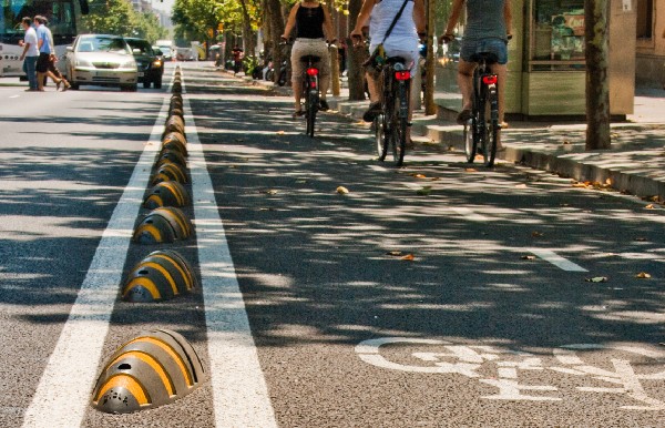 Simple Traffic Separator for Cycle Tracks | Cycling Examiner